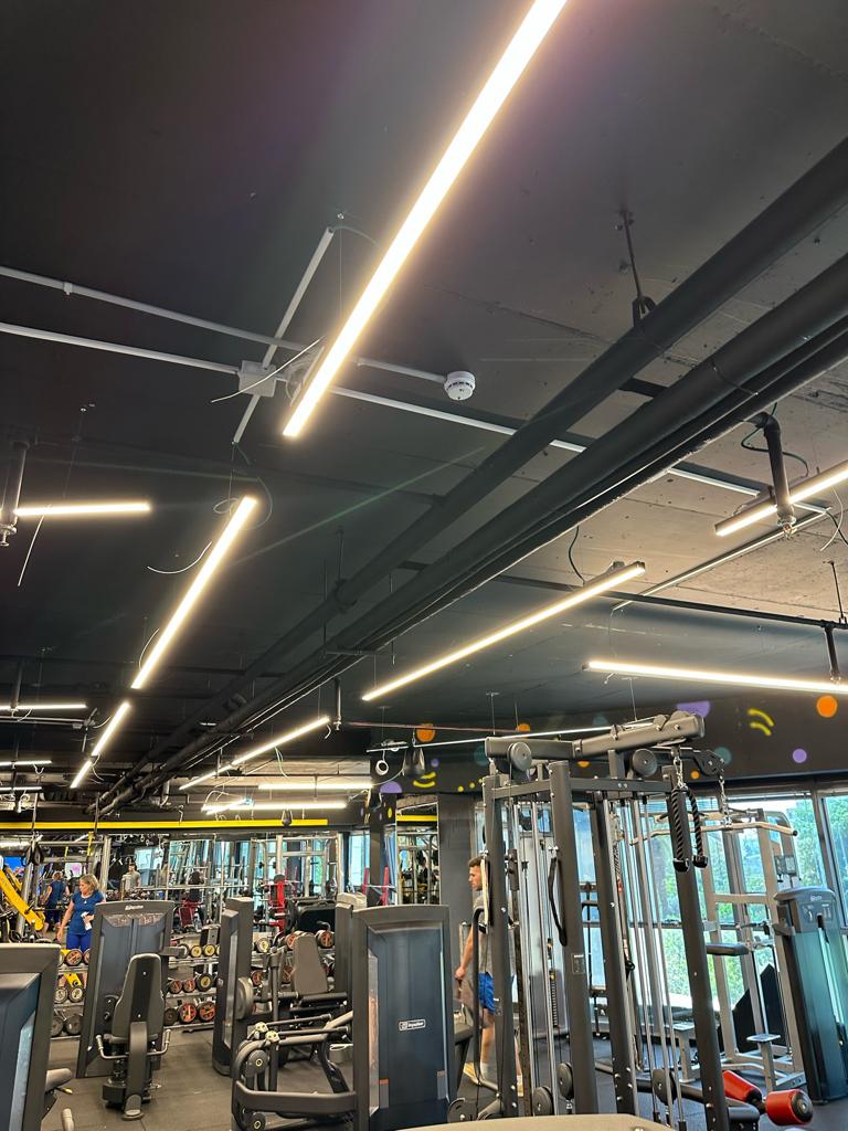 arcdb • התקנה של מערכת גילוי אש בשילוב כריזה